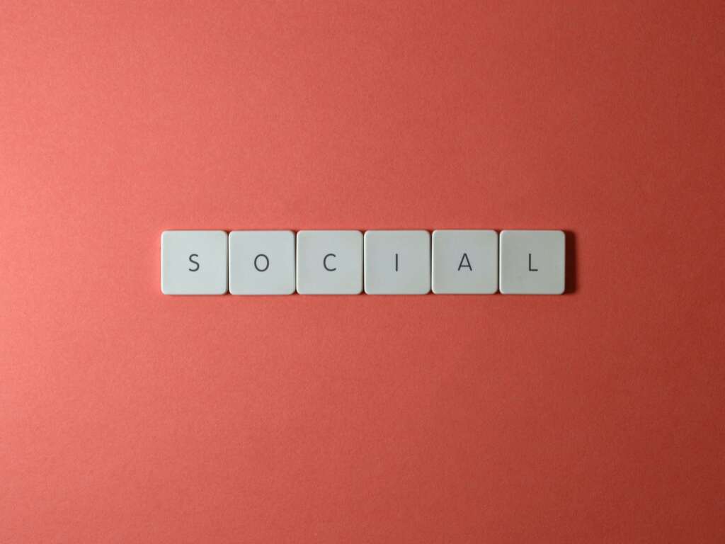 Best practices for cross-promoting on social media - 🚀 RiseKarma