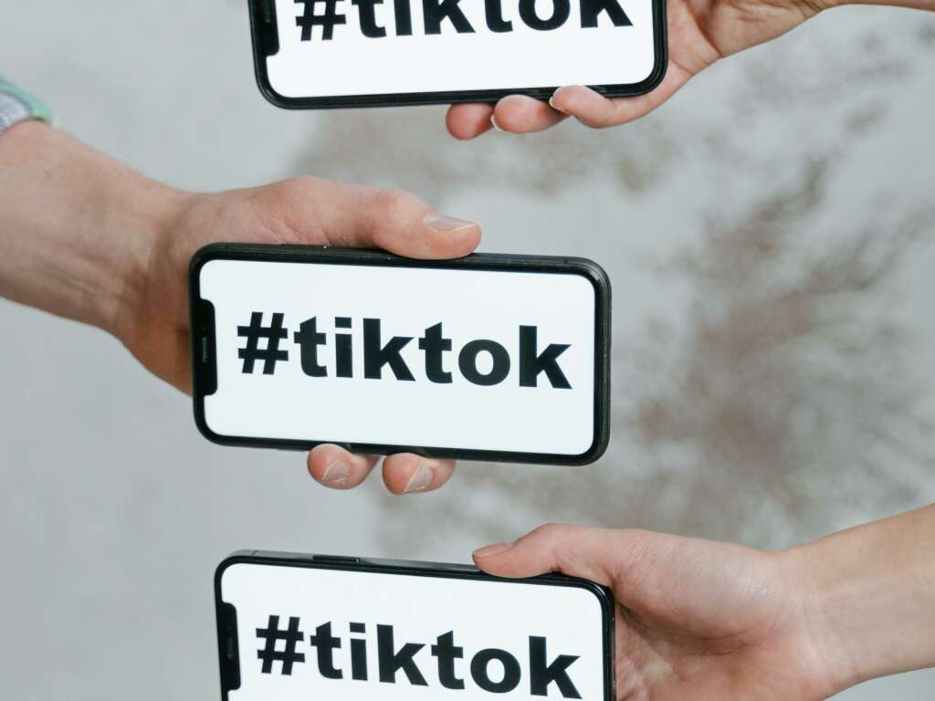 Top 10 Secrets to Going Viral on TikTok in 2024 - 🚀 RiseKarma