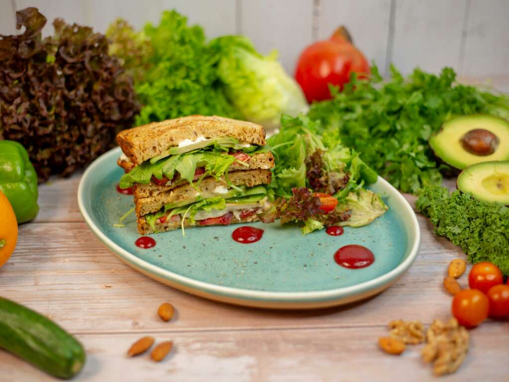 Top 9 Instagram aesthetic themes for a cohesive feed - 🚀 RiseKarma