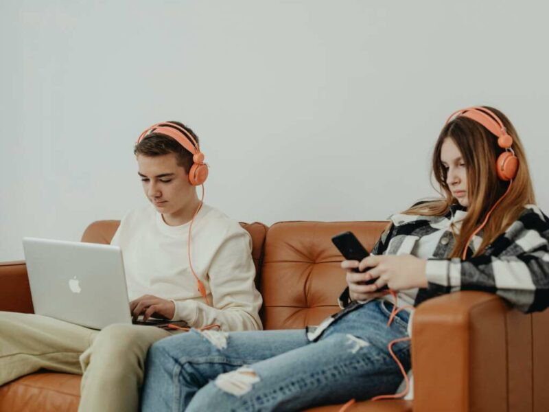 Creative ideas for Instagram carousels that grab attention - 🚀 RiseKarma