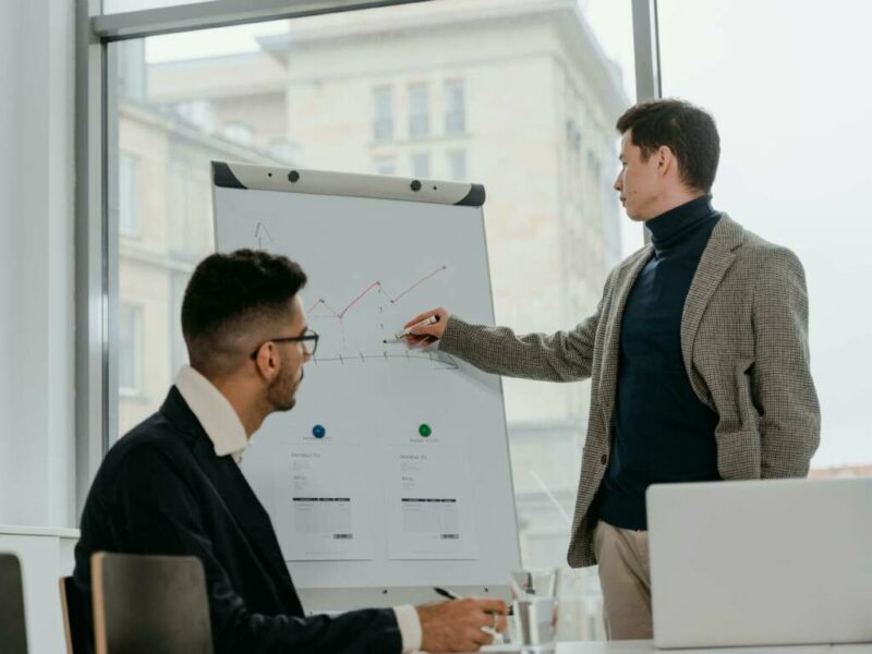 Best apps for customizing LinkedIn backgrounds - 🚀 RiseKarma